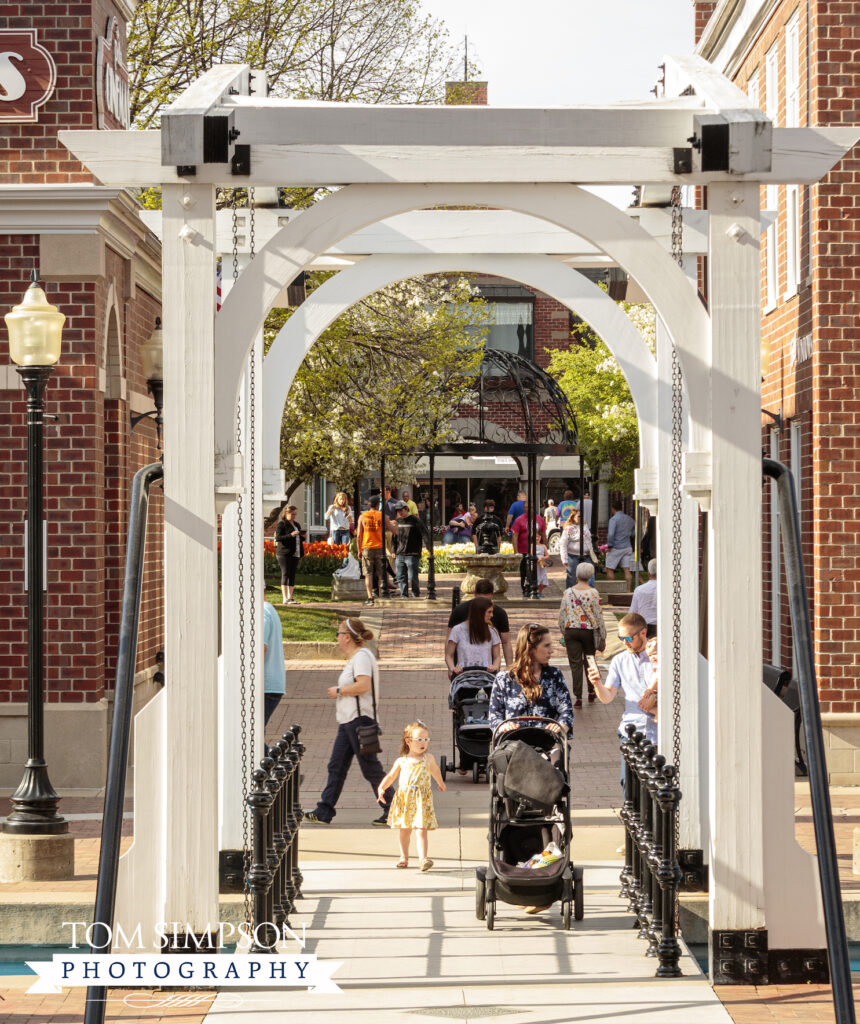 Little Iowa Town with Dutch History and Gorgeous Tulips | Worthy Detours